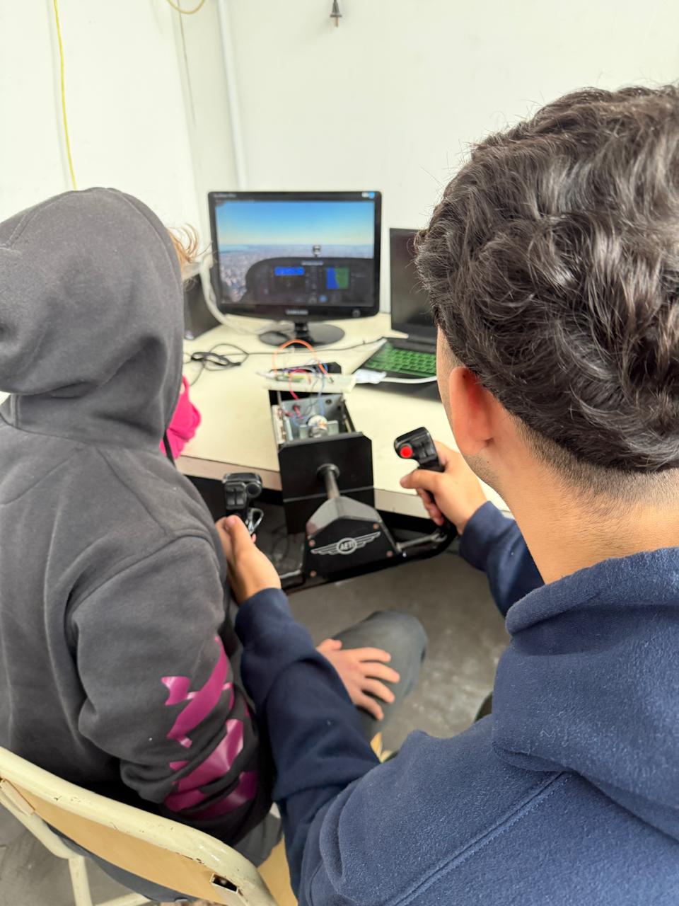 AVIS - Simulador de Vuelo Educativo